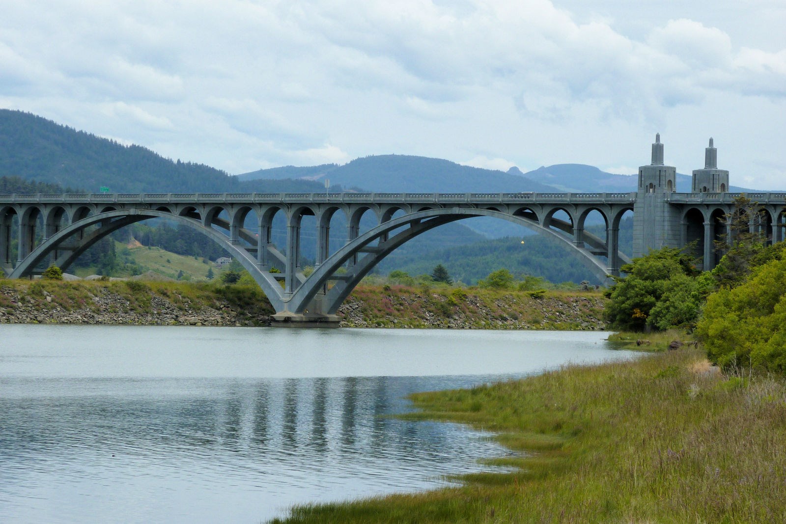 Locations Hub - Gold Beach Bridge
