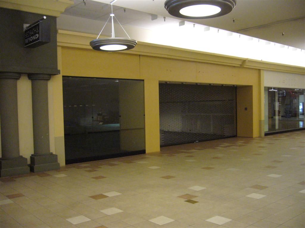 Locations Hub - Mall 205