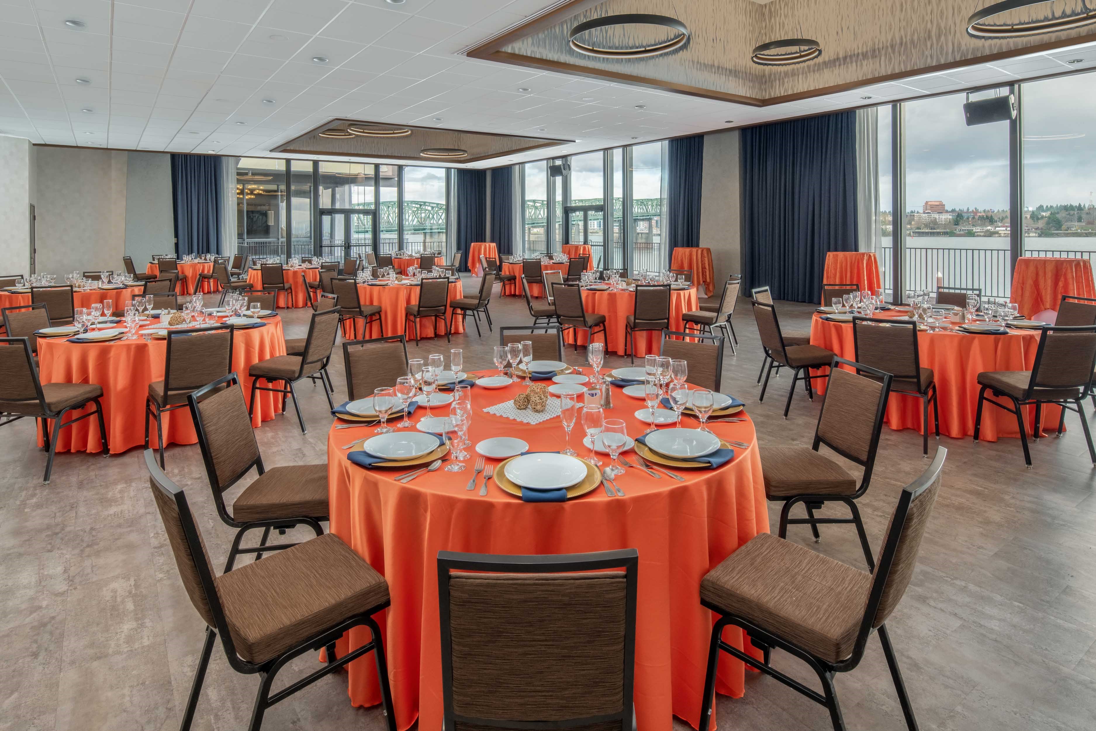 Locations Hub - Holiday Inn Portland Columbia Riverfront