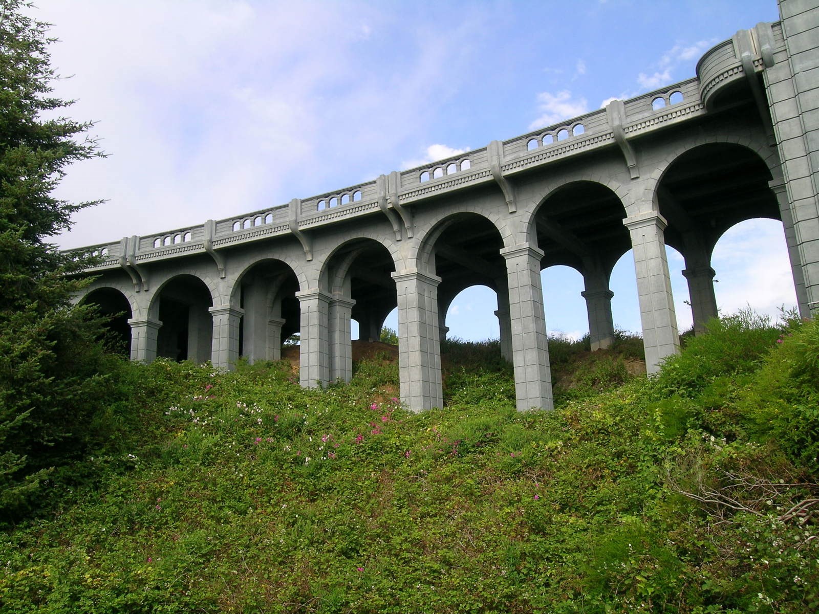 Locations Hub - Gold Beach Bridge