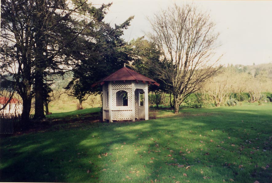 Locations Hub - Springbrook Hazelnut Farm B&B