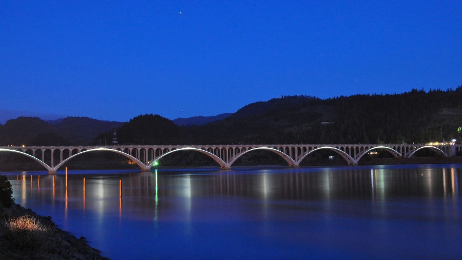 Locations Hub - Gold Beach Bridge